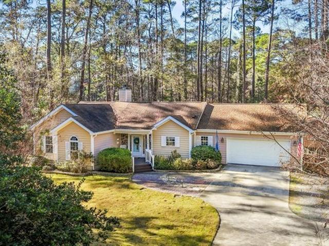 561 Sams Point Rd, Beaufort, SC 29907