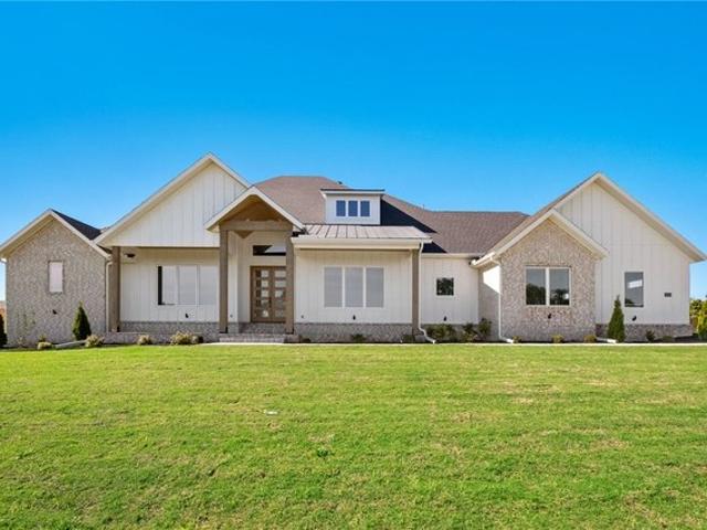 561 Shooting Star Ln, Lowell, AR 72745