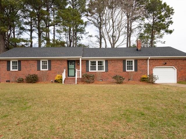 561 Summit Ridge Dr, Chesapeake, VA 23322