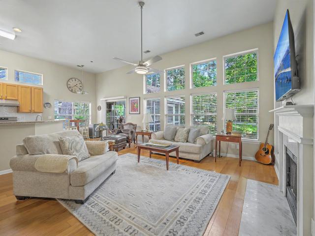 561 Pointe Of Oaks Road