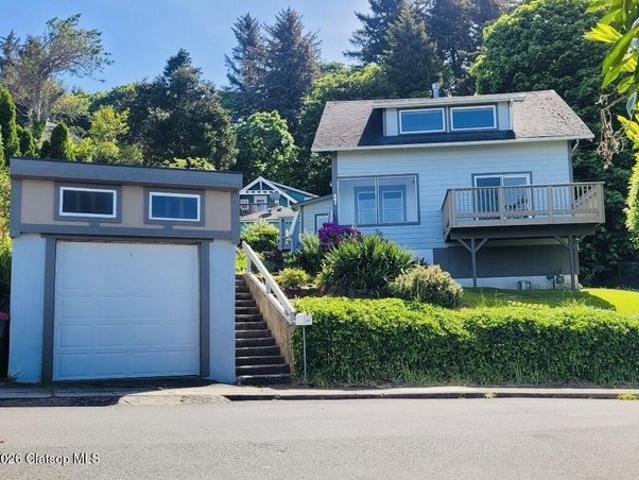 561 Rivington St, Astoria, OR 97103