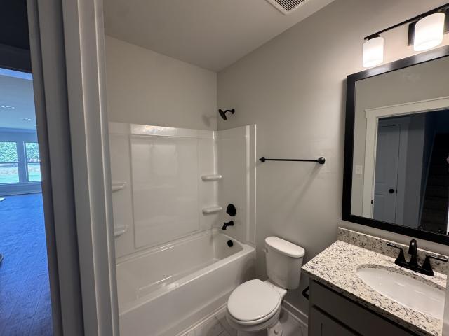 561 W Foxrun