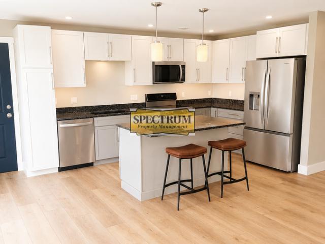 561 Webber Pond Rd, 1 bed, 1 full bath