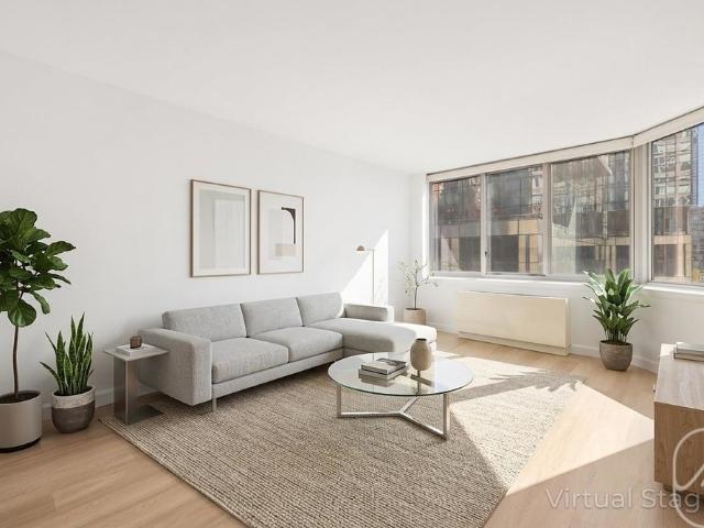 561 Tenth Avenue, New York, NY