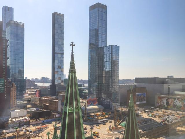 561 Tenth Avenue, New York, NY