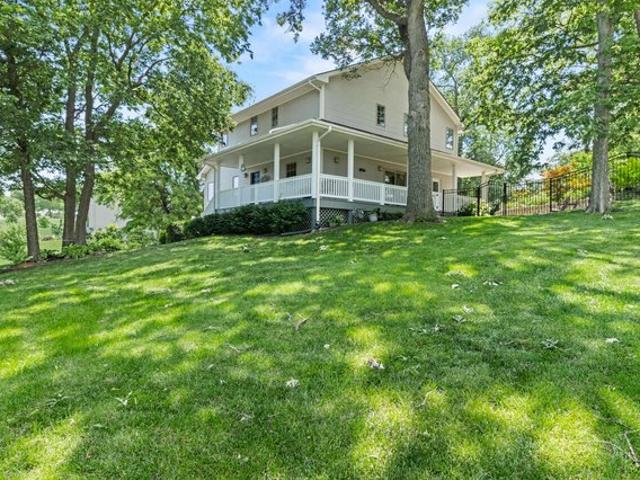 56246 Grande Oak Ln, Glenwood, IA 51534
