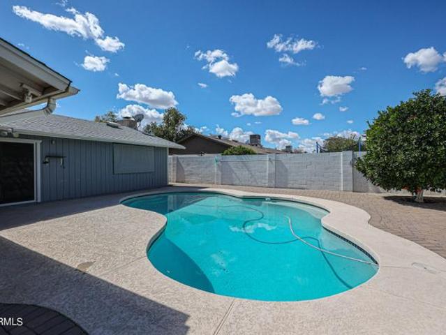 5624 W Carol Ann Way, Glendale, AZ 85306