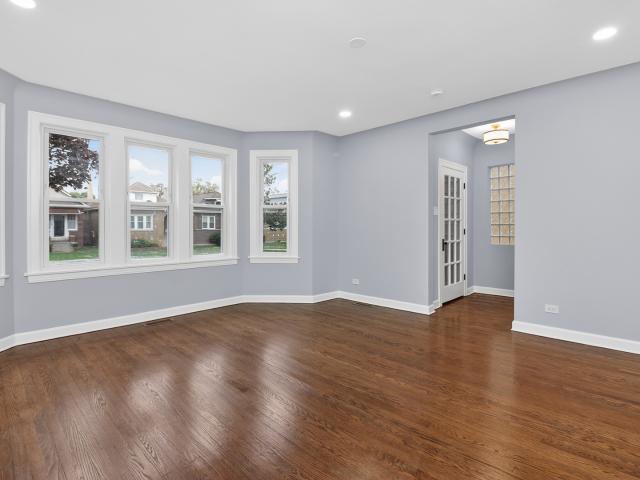 5624 W Pensacola Avenue