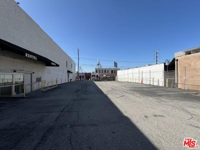 5625 Melrose Avenue