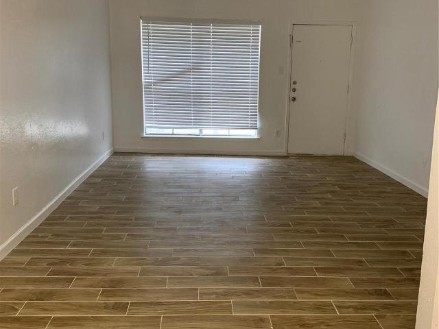 5625 Antoine Drive 1013