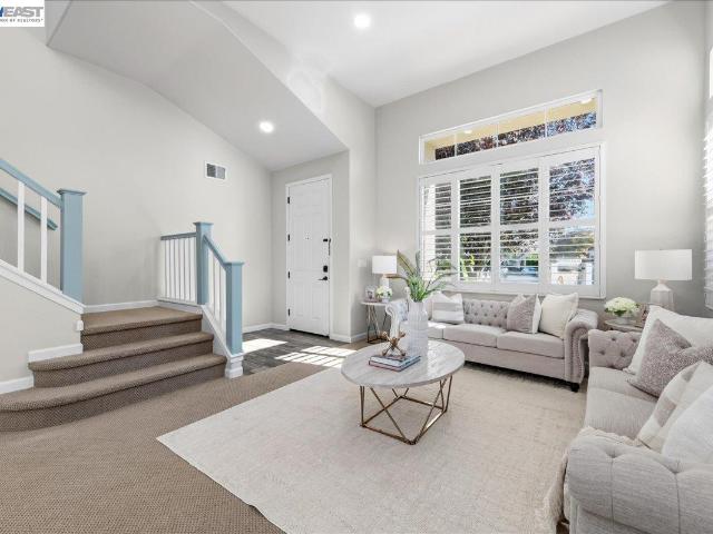 5625 Applegate Way