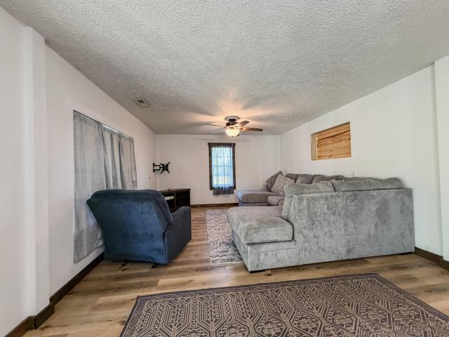 5625 Lawrence 1040