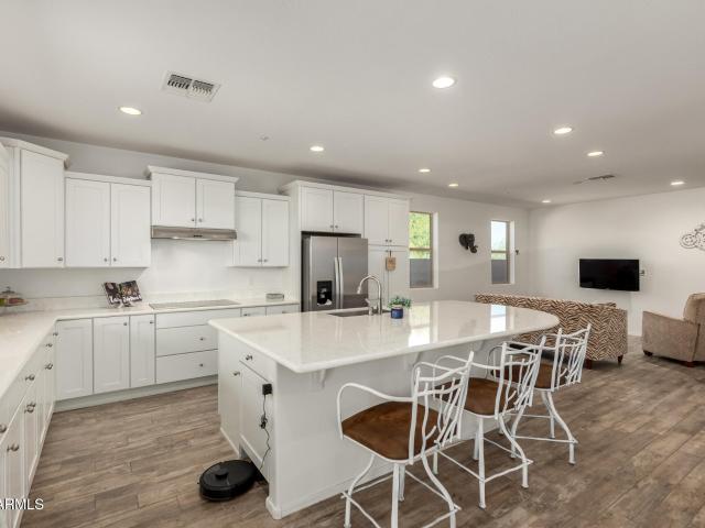 5626 S Inez Ct, Gilbert, AZ 85298 | MLS #7022 | Compass
