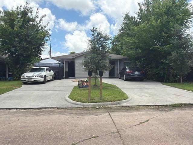 5626 Simsdale St, Houston, TX 77033