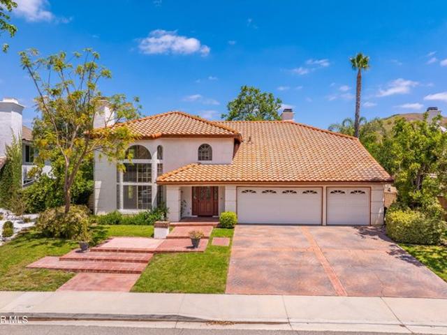 5627 Middle Crest Dr, Agoura Hills, CA 91301