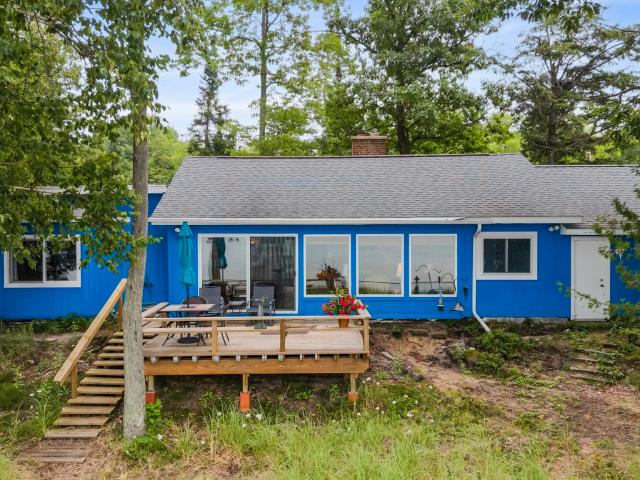 5628 MacKenzie Drive
