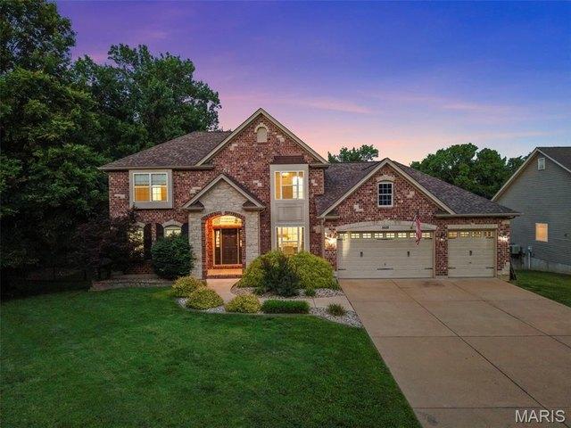 5628 Kerth Rd, Saint Louis, MO 63128