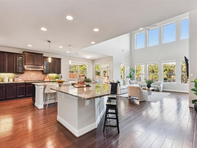5629 Siragusa Dr