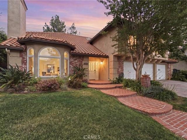 5620 Middle Crest Dr, Agoura Hills, CA 91301