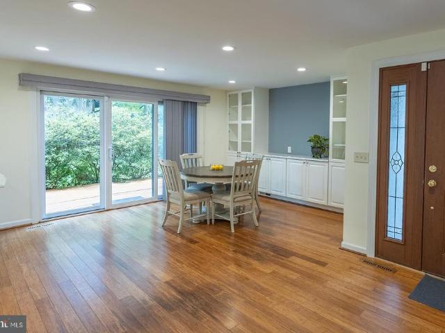 5620 Mirrorlight Place