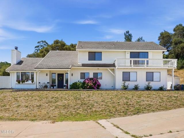 5620 Oakhill Dr, Santa Maria, CA 93455