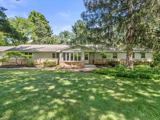 5620 Harris Cir, Fitchburg, WI 53575