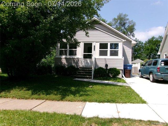 5620 Hipp St, Dearborn Heights, MI 48125