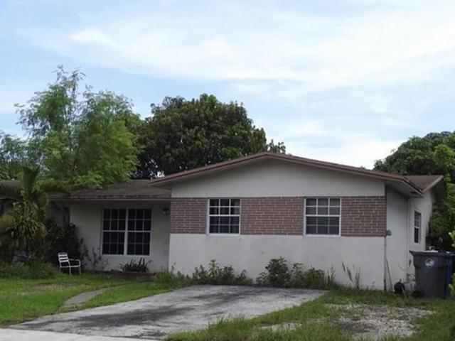 5620 SW 37th St, West Park, FL 33023
