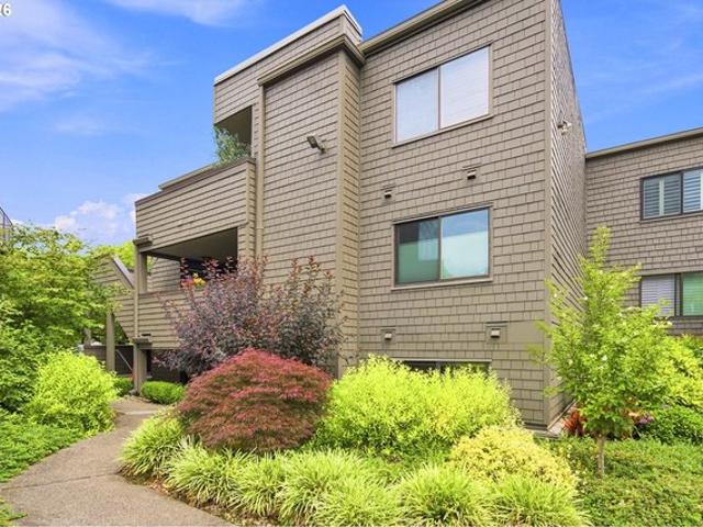 5620 S Riverside Ln Apt 1, Portland, OR 97239
