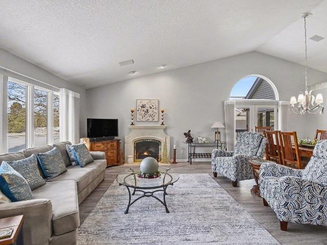 5620 W Spring Knoll Drive