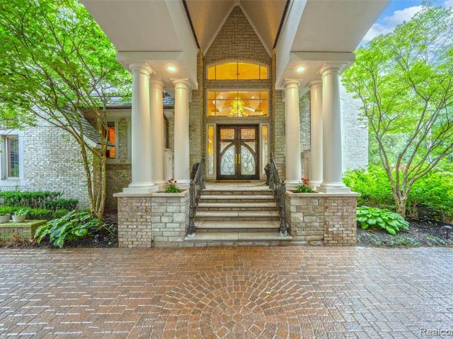 5621 Arbor Bay Court