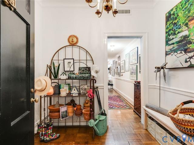 5621 Cary Street Road U212