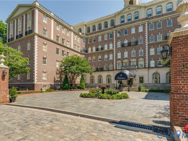 5621 Cary Street Road U405