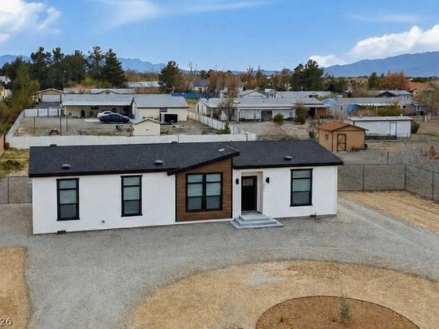 5621 E Saddletree Rd, Pahrump, NV 89061