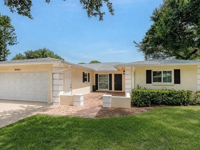 5621 Palm Aire Dr, Sarasota, FL 34243