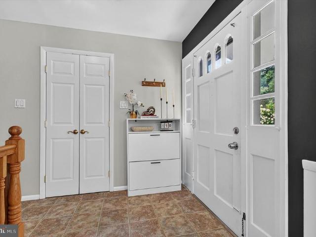 5621 Ravenel Lane