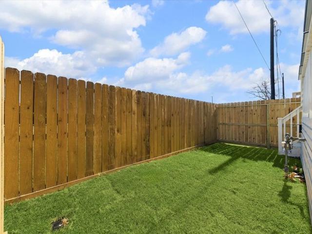 5622 Camino Encantado Dr, Houston, TX 77091
