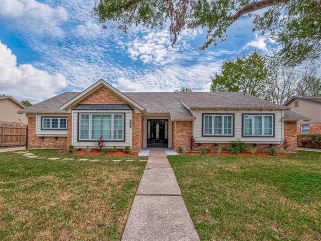 5622 Valkeith Dr, Houston, TX 77096