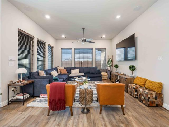 5622 Vintage Oaks Lane