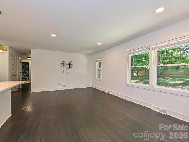 5623 Ruth Drive