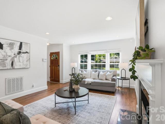 5623 Wedgewood Drive
