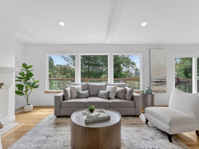 562 Cuesta Drive