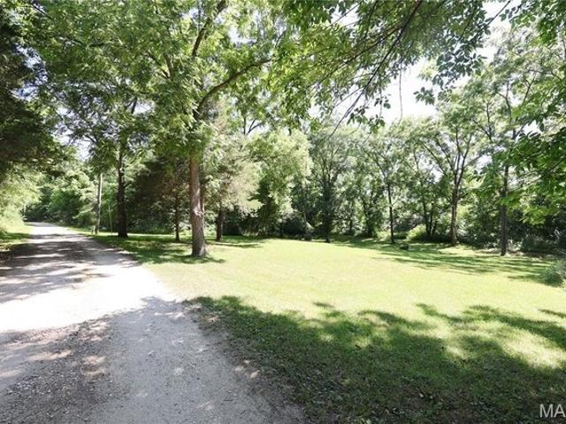 562 Apple Creek Ln, Old Appleton, MO 63770