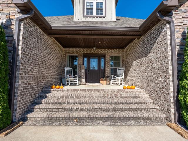 562 Double Eagle Dr