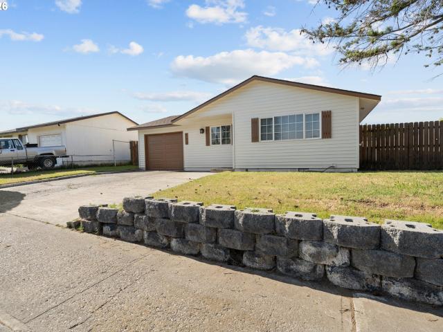 562 e reeder dr