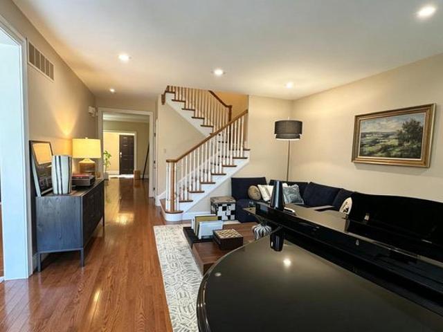 562 Farmdale Circle