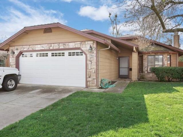562 Kirst Dr, Woodbridge, CA 95258