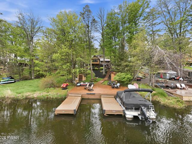 562 Lakeview Drive W
