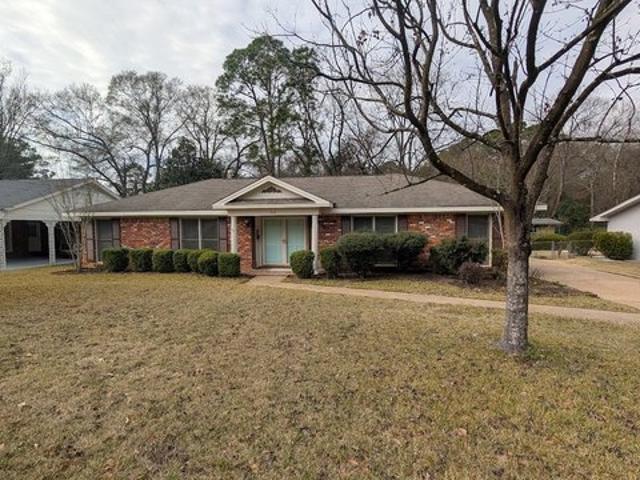 562 Larkin Ln, Montgomery, AL 36109