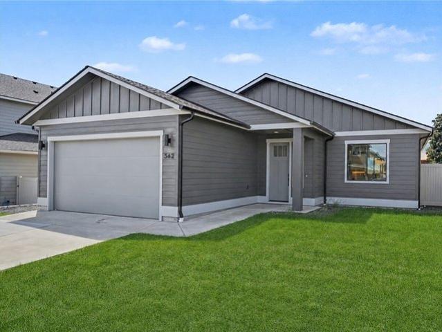562 S Oasis Loop, East Wenatchee, WA 98802